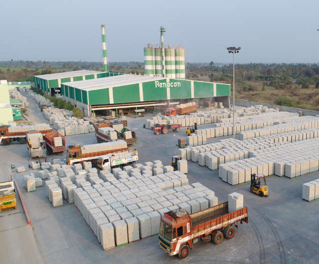 Renaatus - Ajax Portfolio Showcase HTML Template